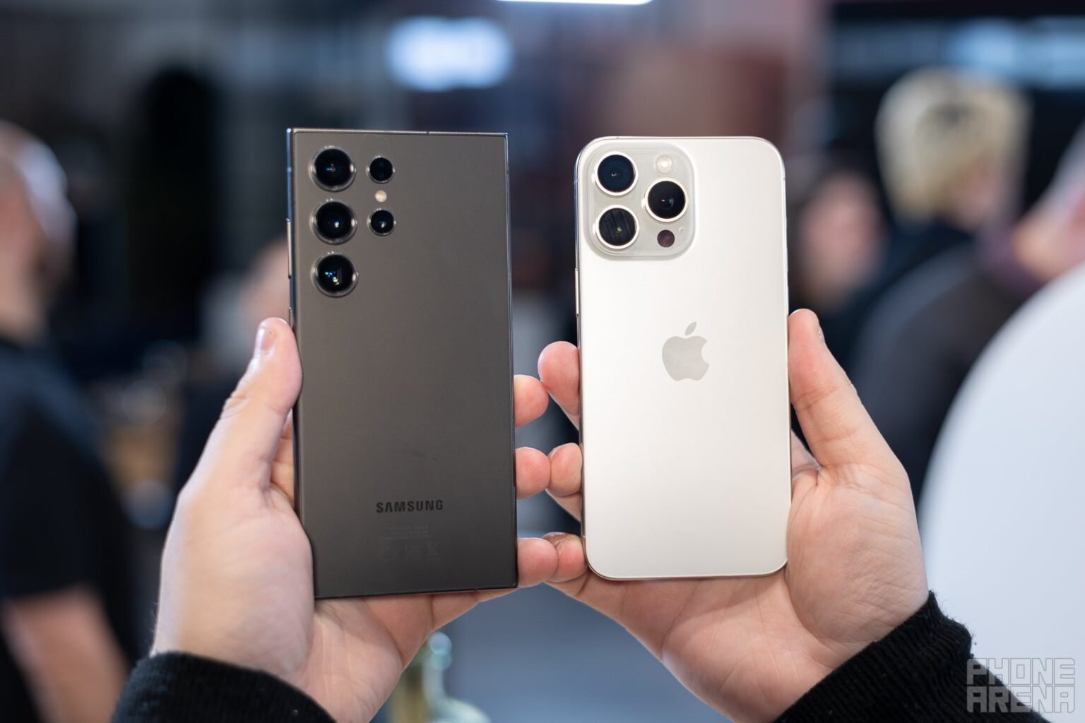 iPhone 16 Pro Max Vs Samsung Galaxy S24 Ultra : Les smartphones haut de ...